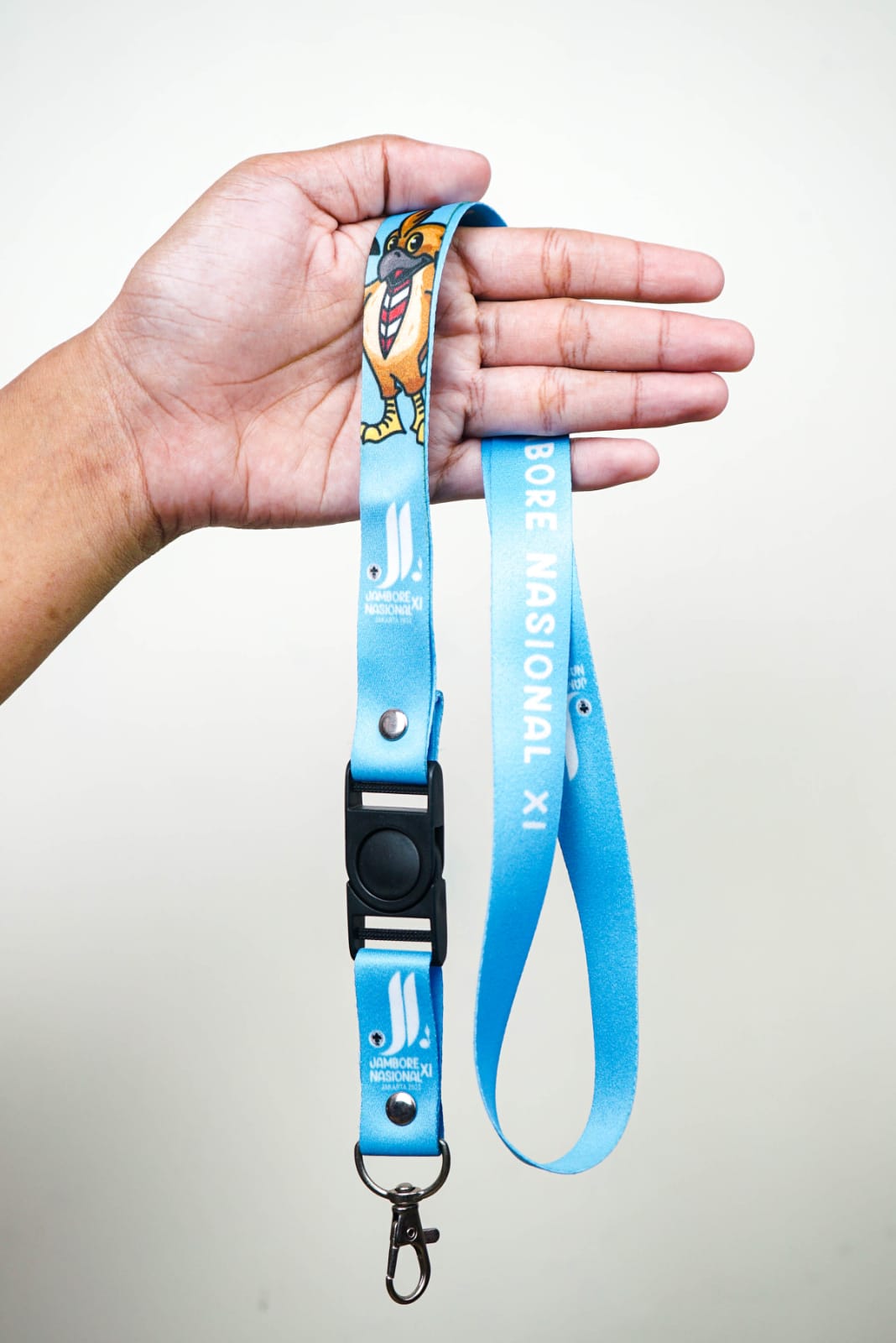 Yuk Ketahui Pentingnya Penggunaan Kalung Name Tag Bagi Panitia Acara ...